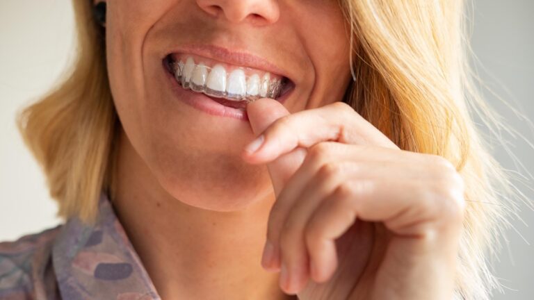 Can You Eat, Drink or Chew Gum with Invisalign?